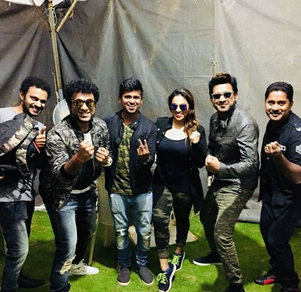 Sunitha Sarathy Wiki, Biography, Age, Songs List, Family, Images ...