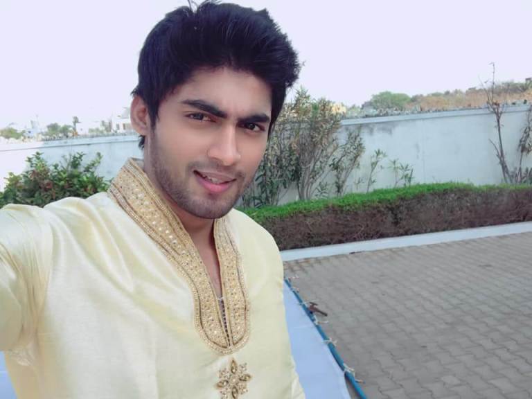 Tharshan Thiyagarajah Wiki, Biography, Age, Family, Bigg Boss, Images ...