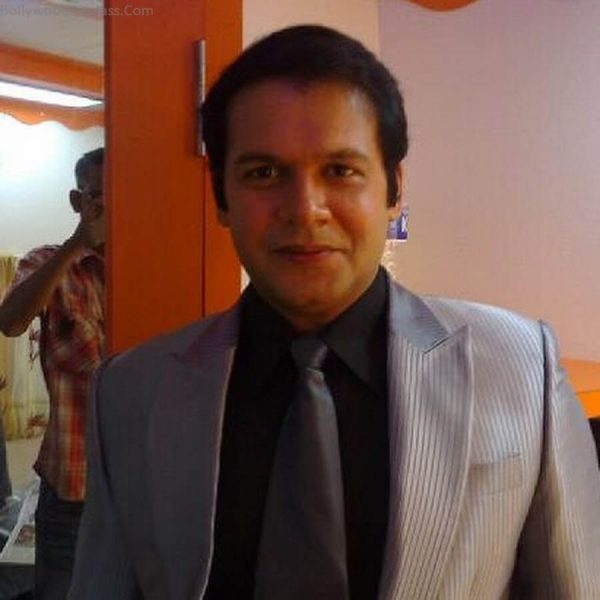 Suresh Menon Wiki, Biography, Age, Family, Movies, Images - wikimylinks