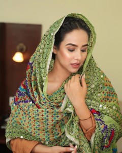 Sunanda Sharma Wiki, Biography, Age, Songs, Family & More - wikimylinks