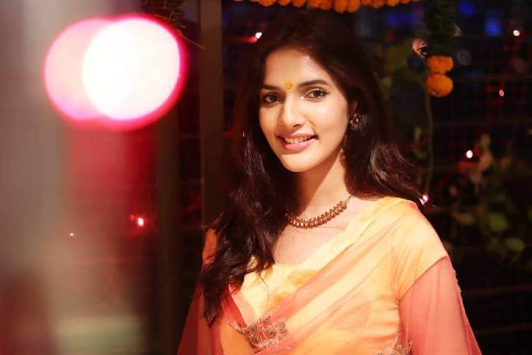 Natasha Singh Wiki, Biography, Age, Movies, Family, Images - wikimylinks